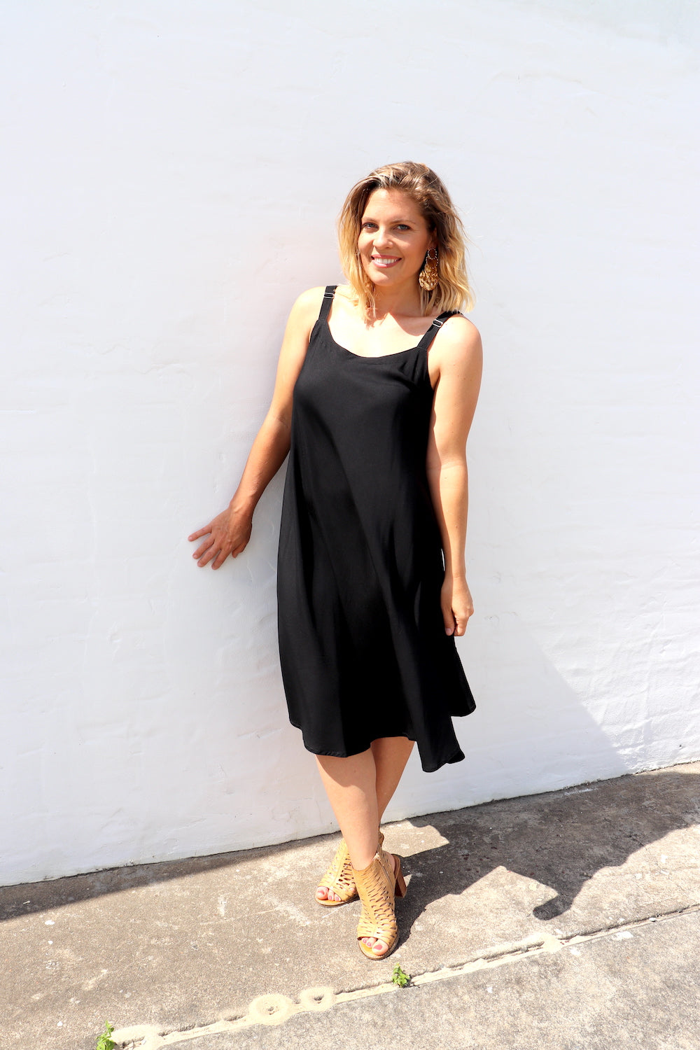 Short Swing Dress In Black – Rock Olive